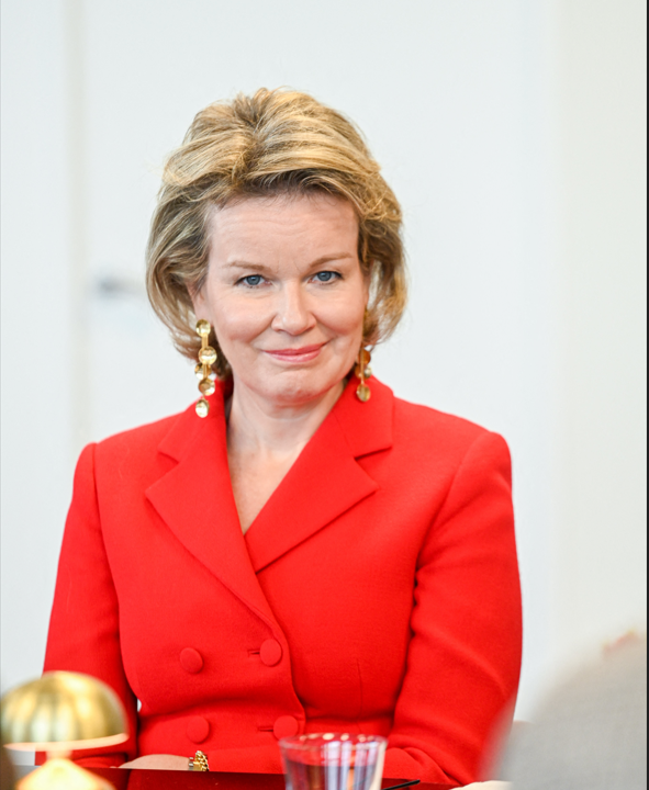 Les 50 ans de la Reine Mathilde : ses looks les plus iconiques | Max