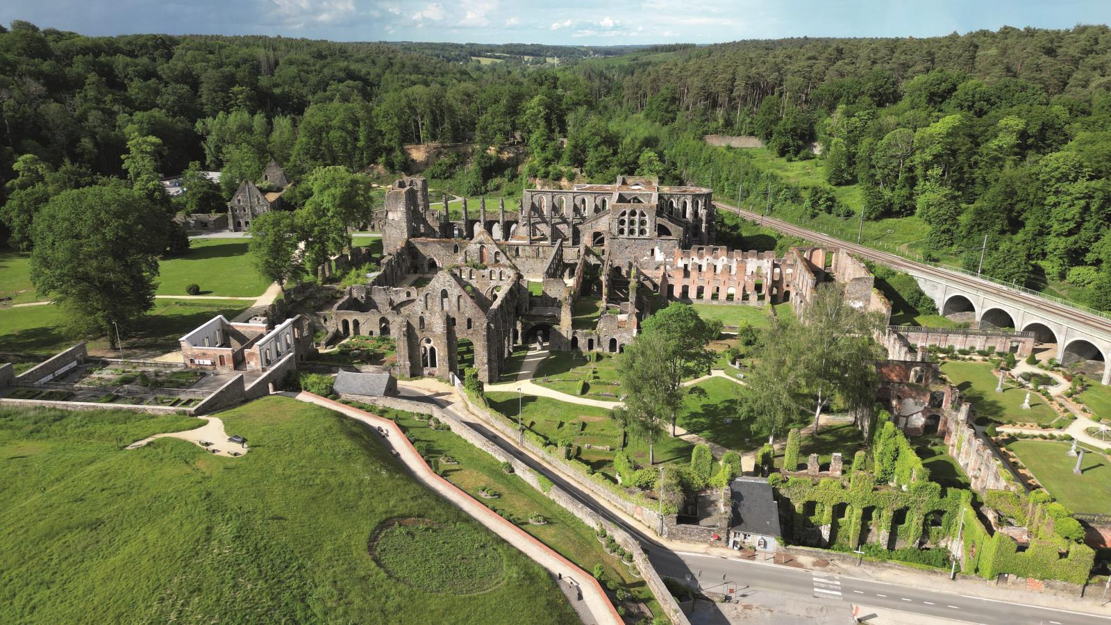 Promenade en Brabant wallon : les ruines à remonter le temps | Max